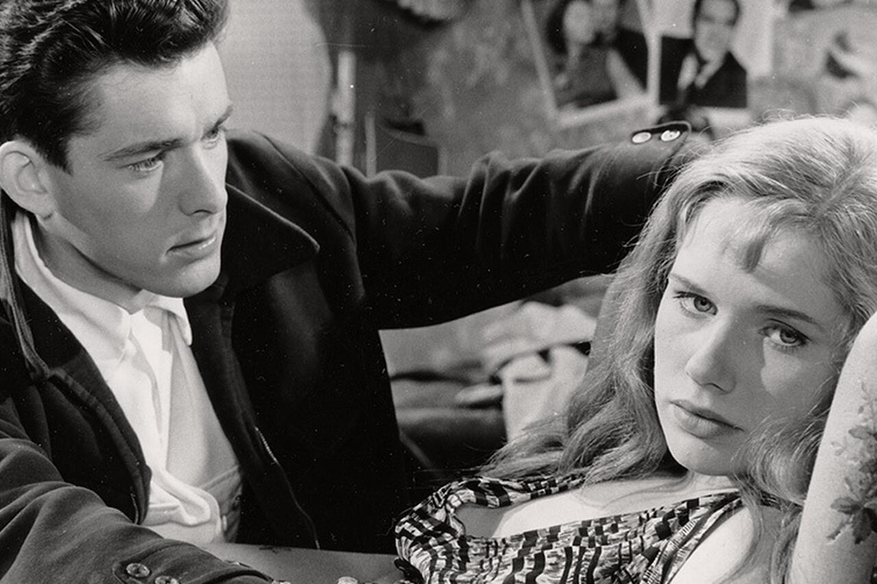 UNG FLUKT | Kosmorama